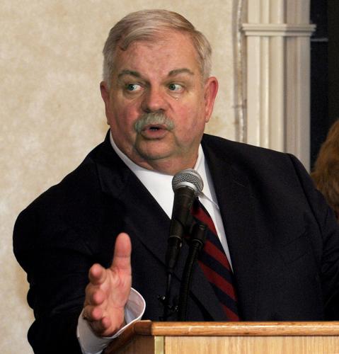 Hare backing Sanders over Clinton