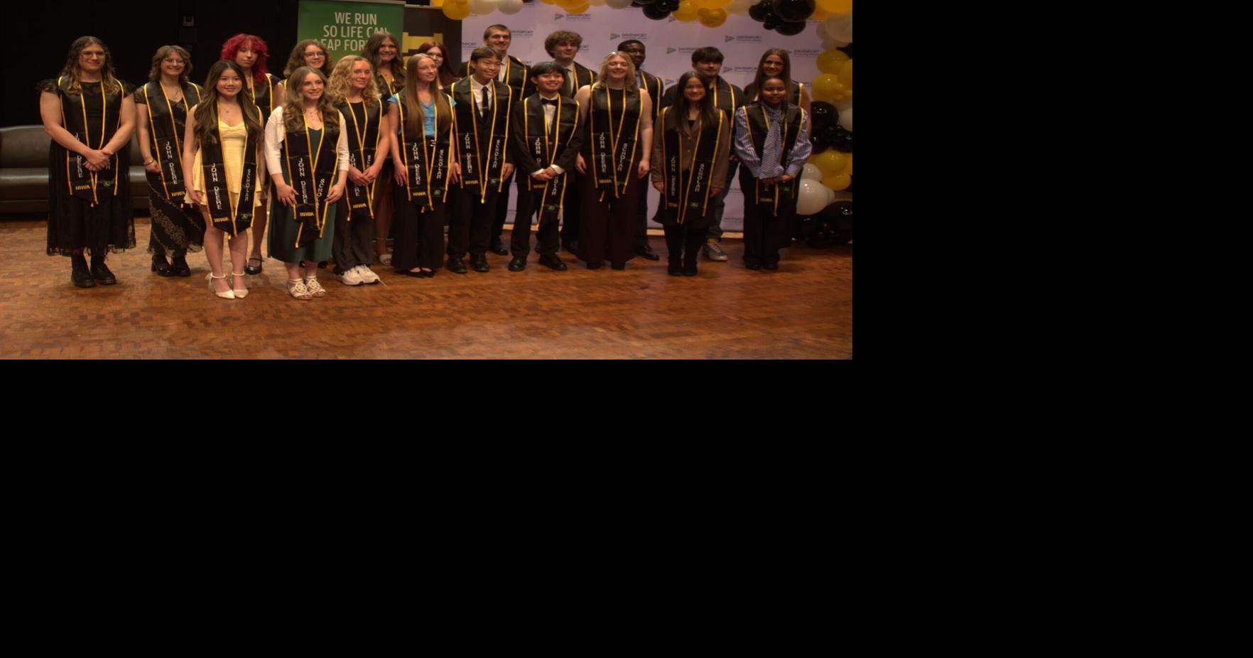 John Deere scholarship sends students to Iowa