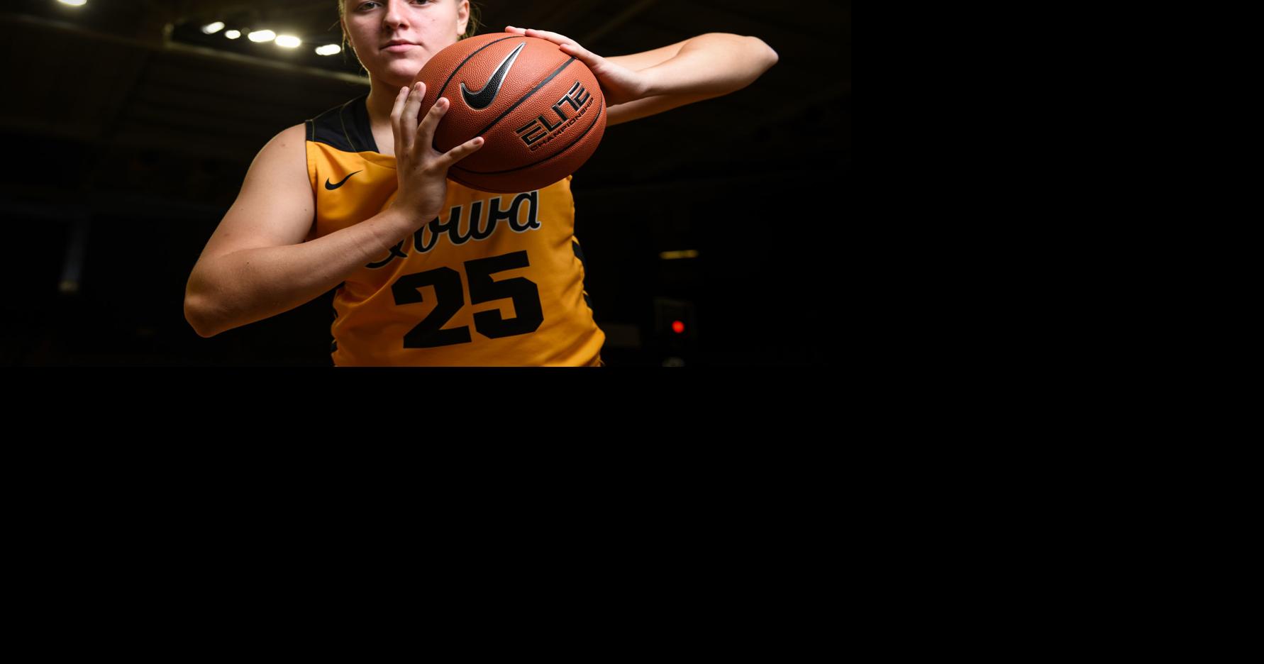 Red-hot Hawkeyes shoot past Northwestern