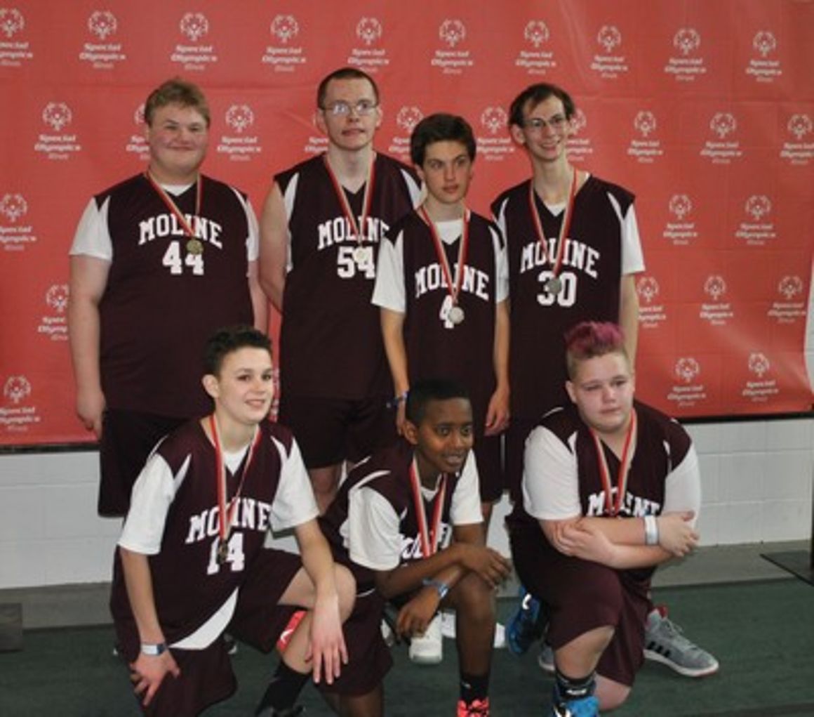 Quad-Citians rally for Moline High School Special Olympians