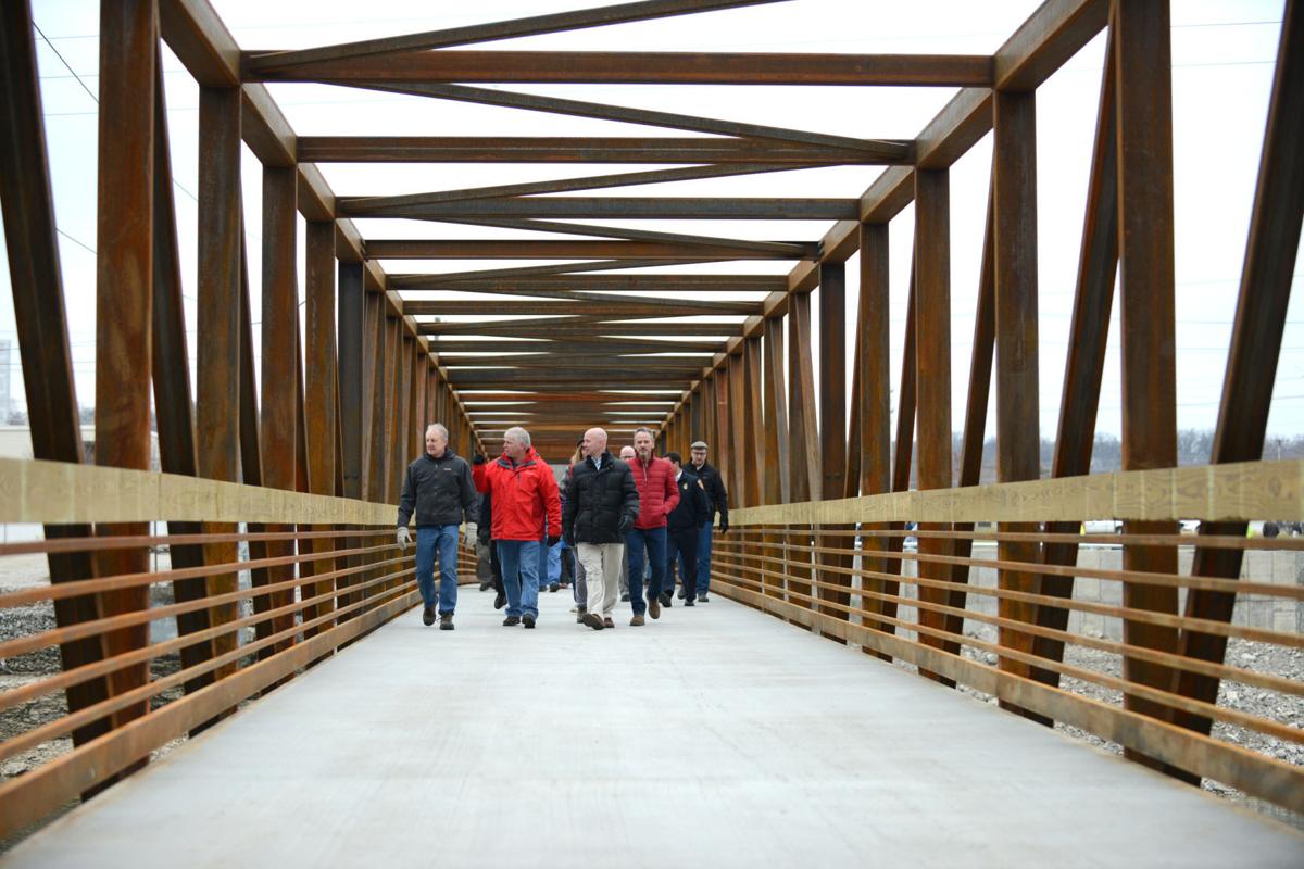 Sylvan Island bridge officially opens | Local News | qconline.com