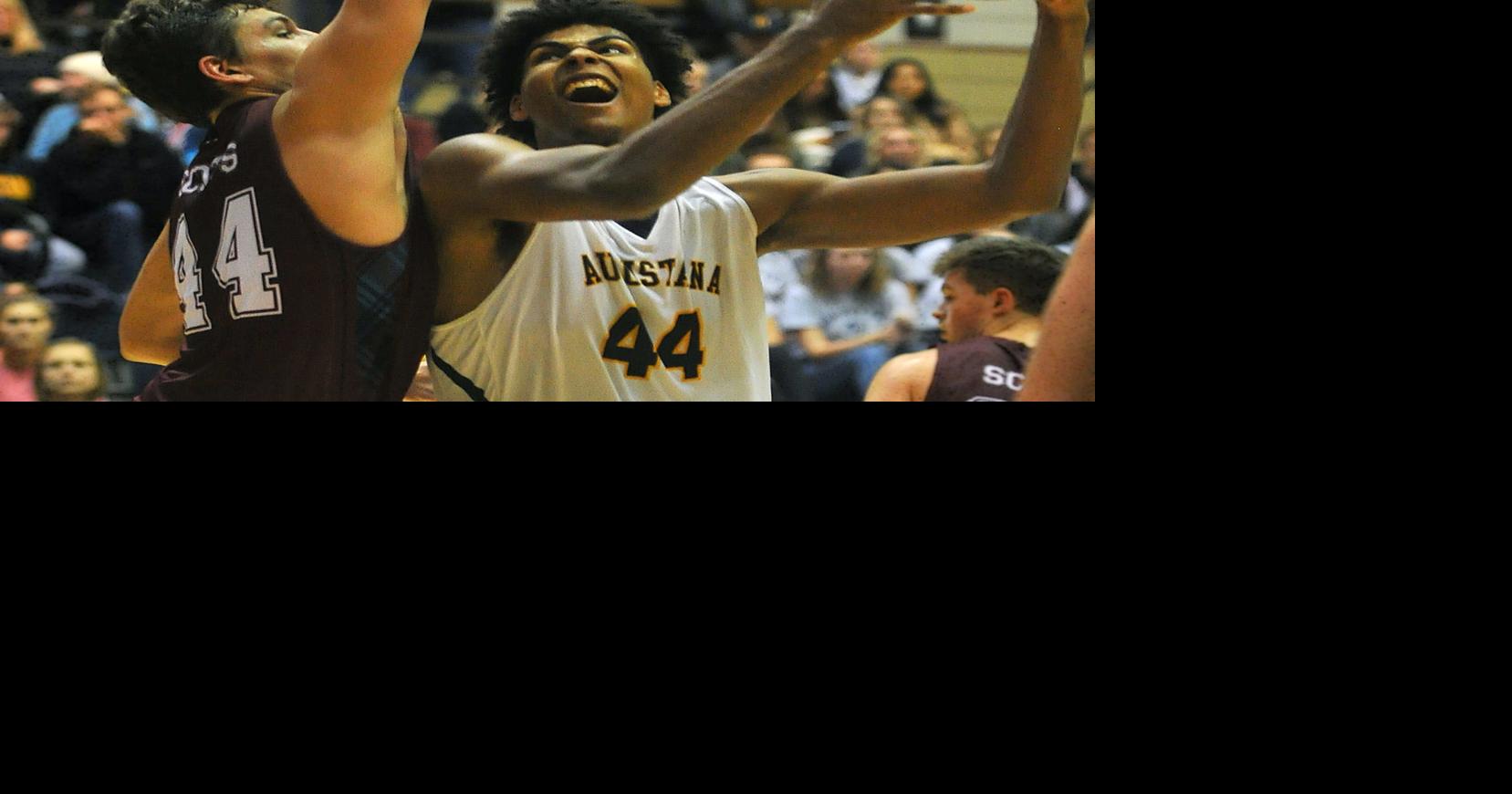 Freshman helps Augie secure first men's basketball win of season