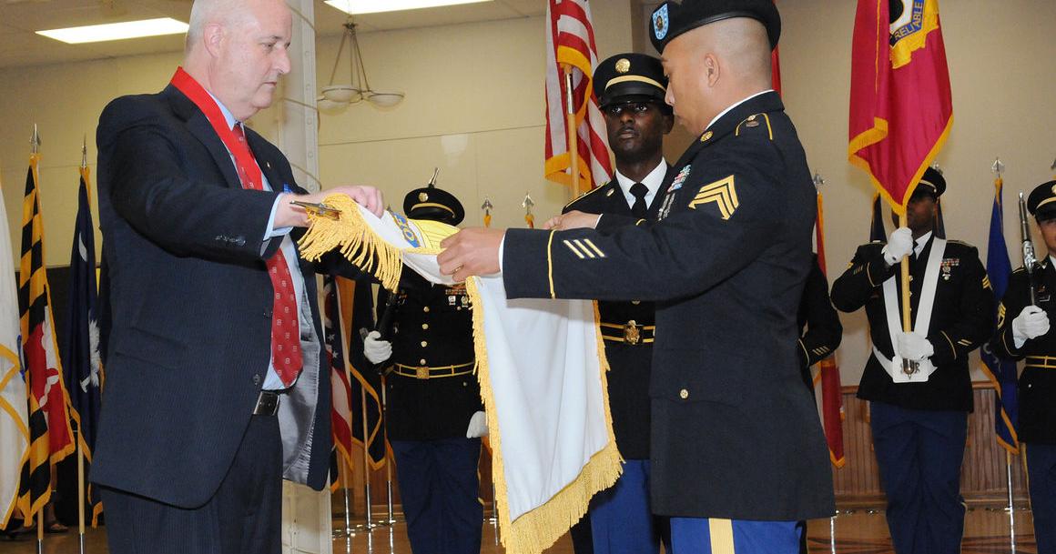 Senior Executive Service leader retires at Arsenal