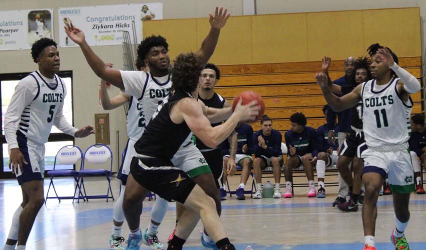 Men’s Basketball Takes Down Westchester | Sports | quovadisnewspaper.com