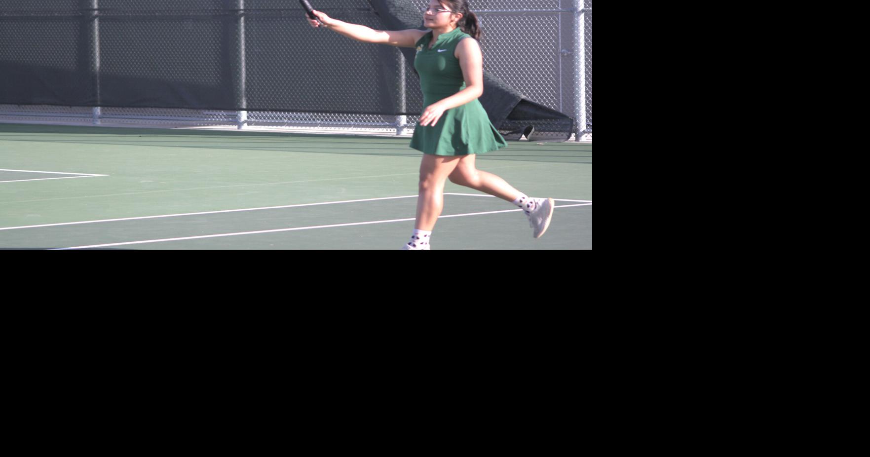 Navarro wins, but team falls to Manson | Sports | qvpr.com