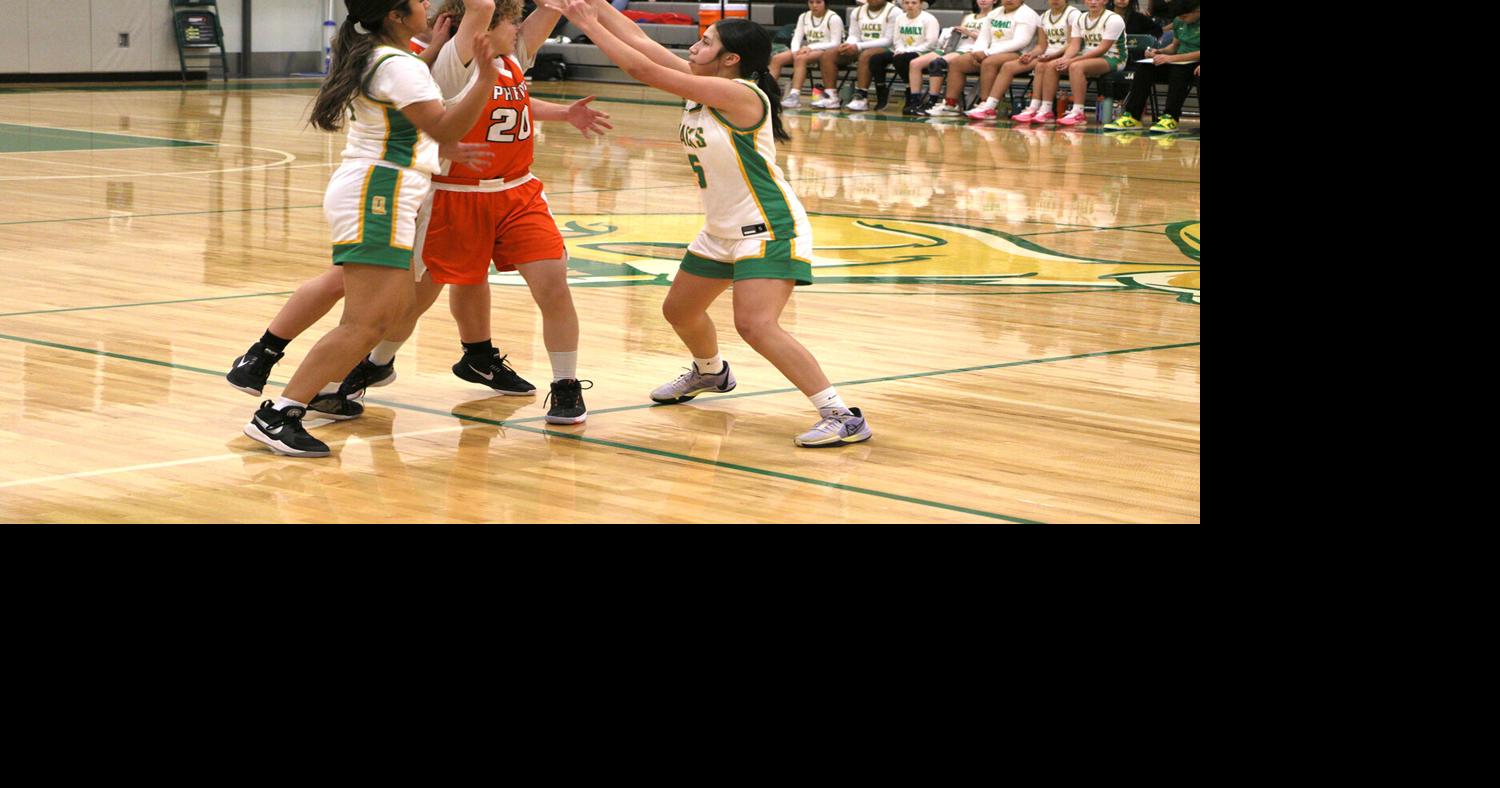 Girls basketball team fights through tough week of games | Sports ...