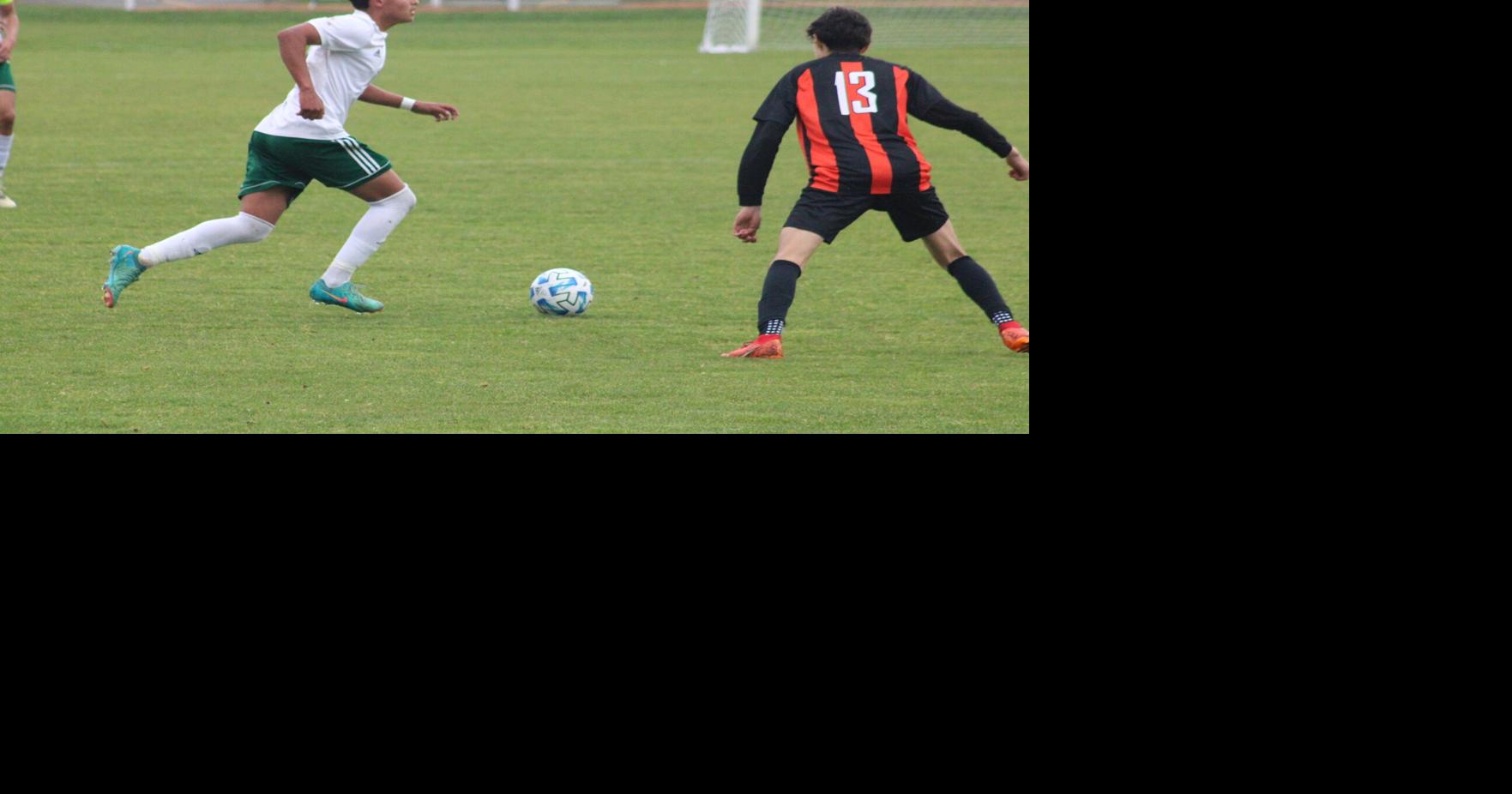 Quincy boys soccer team drops game in Cashmere | Sports | qvpr.com