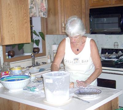 ‘Pie Lady’ turns family recipe into tasty claim to fame | Community ...