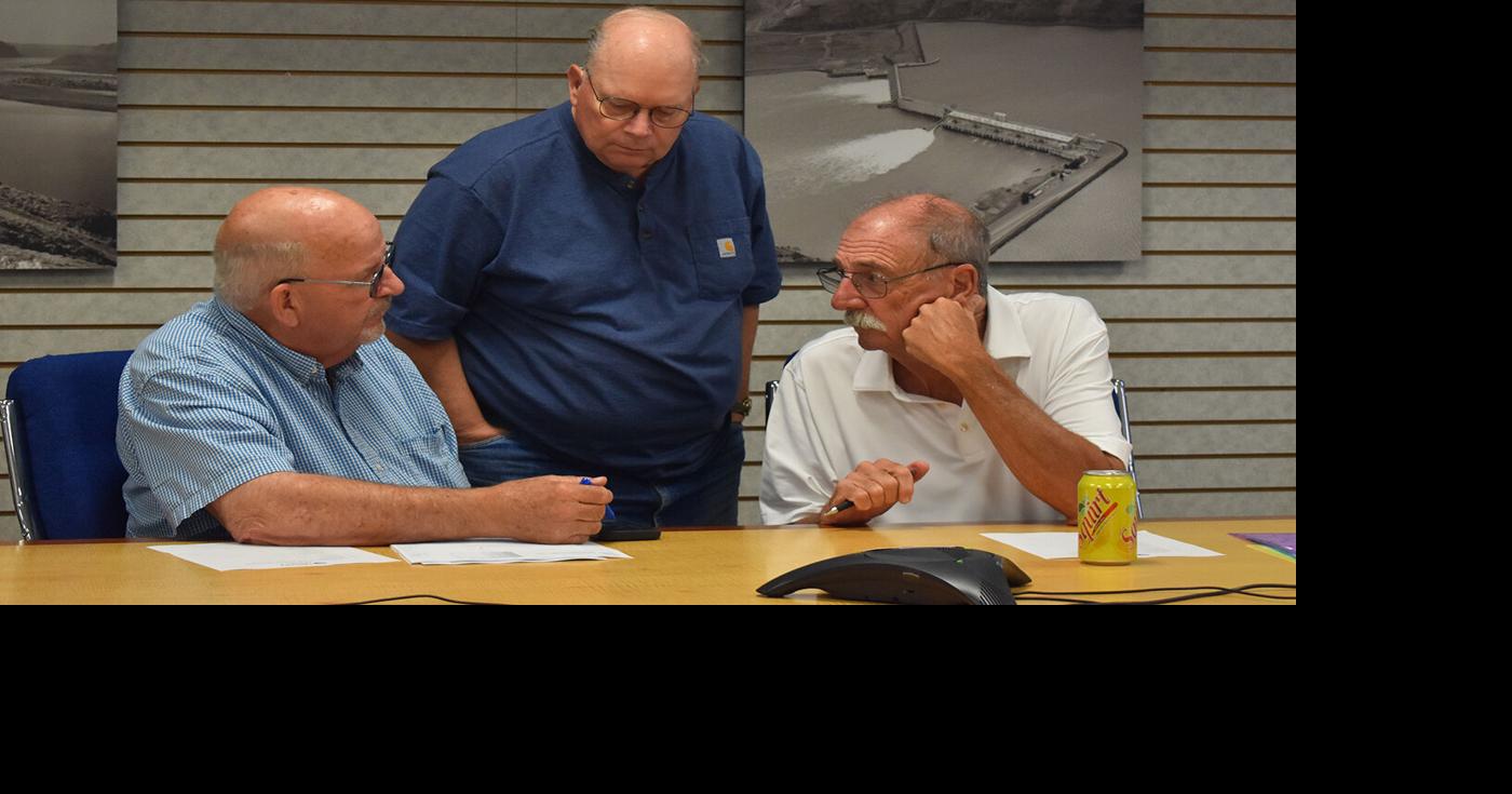 Port to fill post at Colockum Ridge Golf Course, buy a mower | News ...