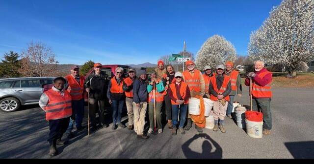 Residents clean up Slate Mills | Events | rappnews.com