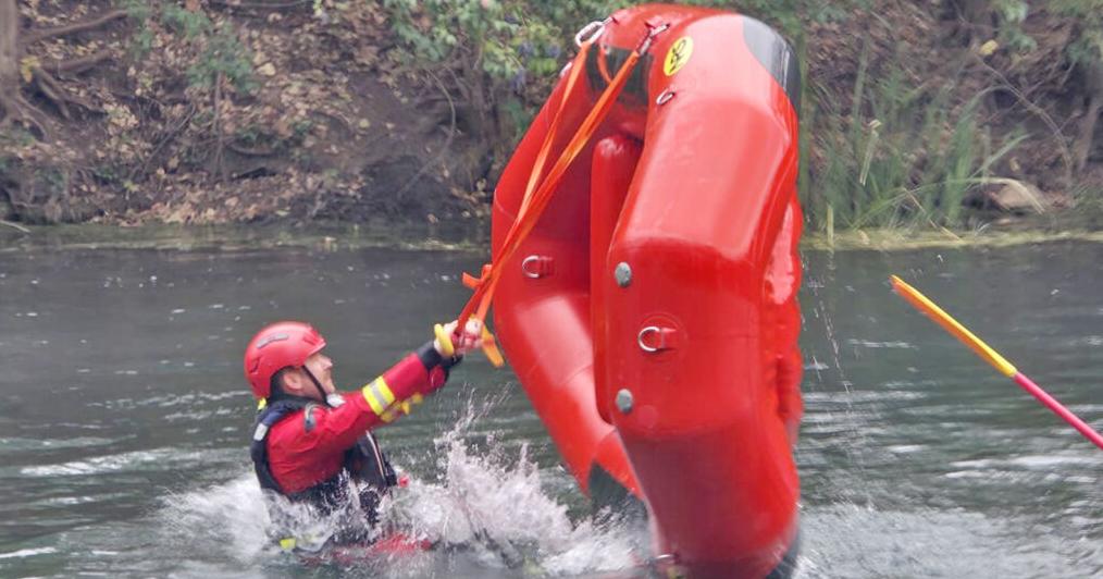Roswell first responders immerse in swift water training | Local News ...