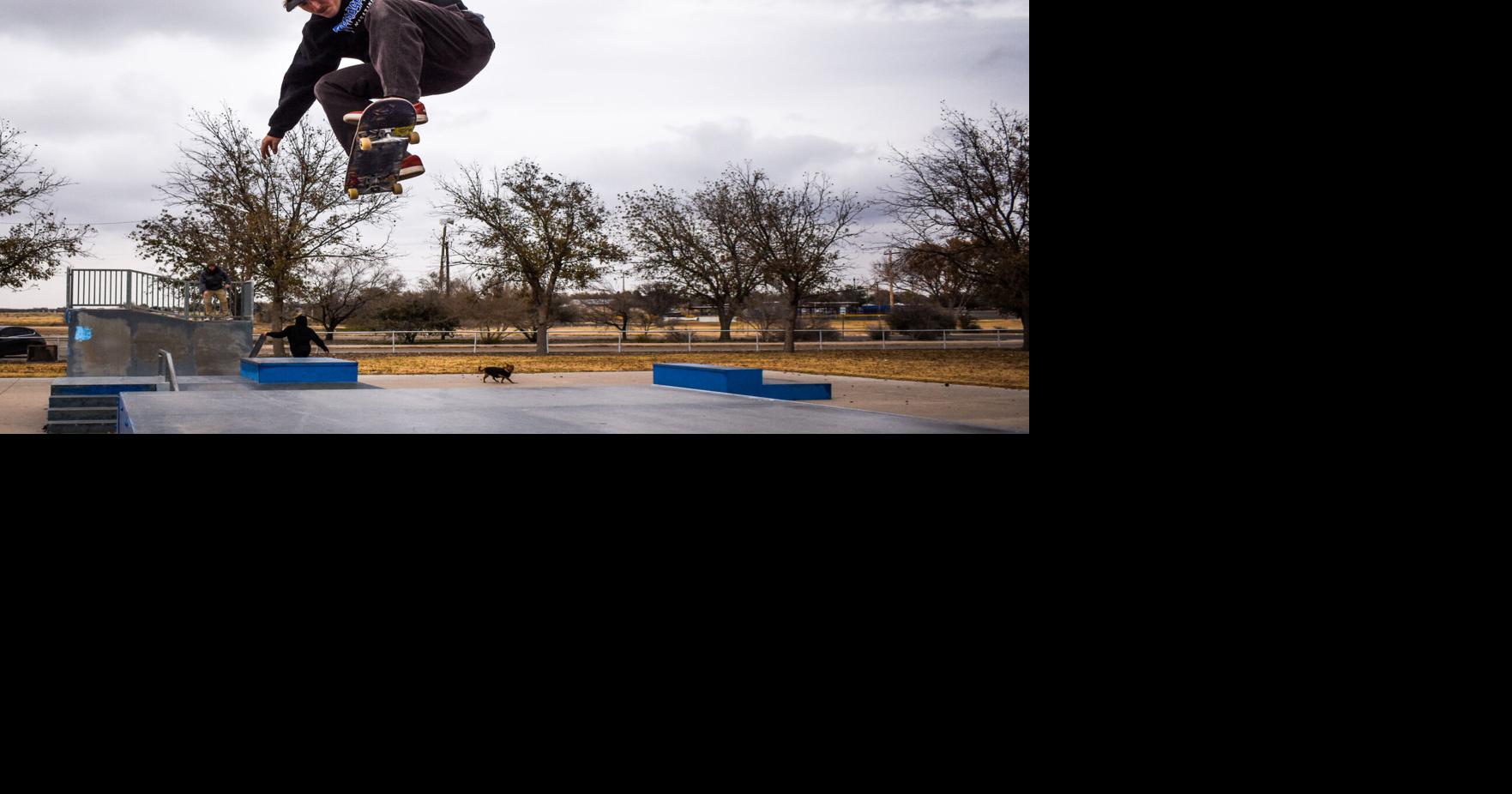 A snowy day for a skate contest | Sports | rdrnews.com
