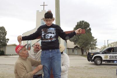 Jesus' burden of the cross commemorated during long walk from Hagerman ...