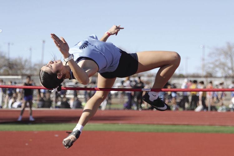Wool Bowl hosts RISD Early Bird track meet | Local Sports | rdrnews.com