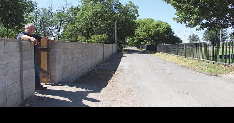 Some residents oppose city’s plan of using alleys to connect trails ...