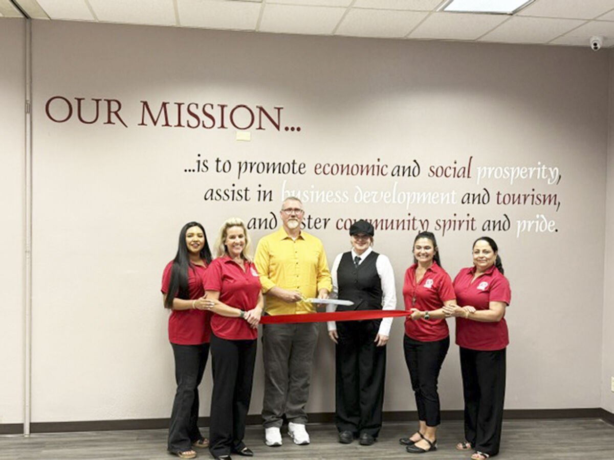 Chamber of commerce ribbon cutting: Alien City Courier (Mobile ...