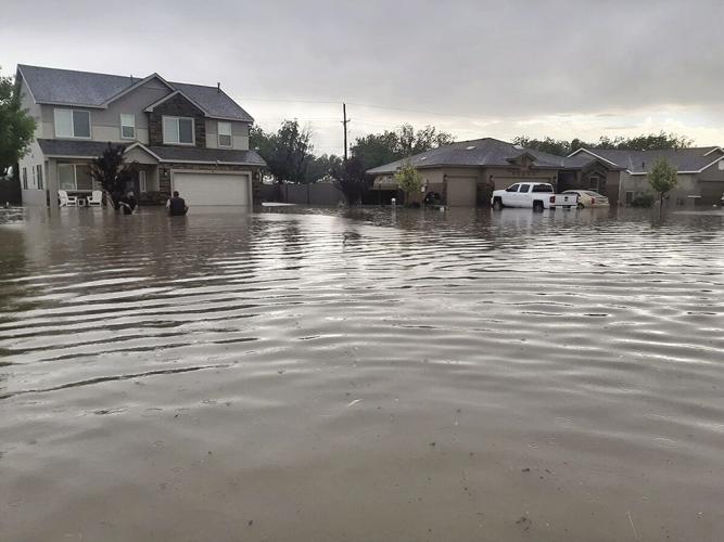 Rains cause flooding in Roswell neighborhood | Local News | rdrnews.com
