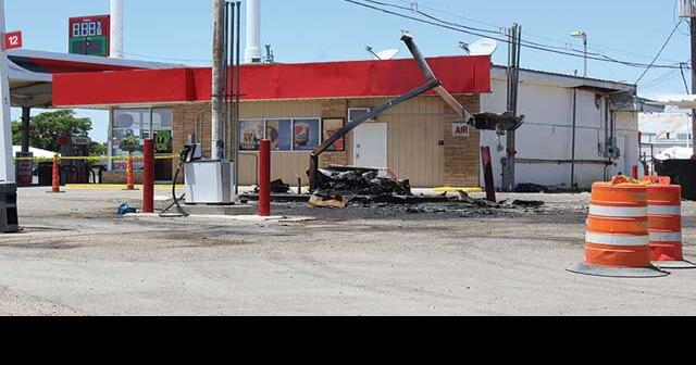 Pursuit ends in explosion as fleeing vehicle hits gas pumps | Local ...