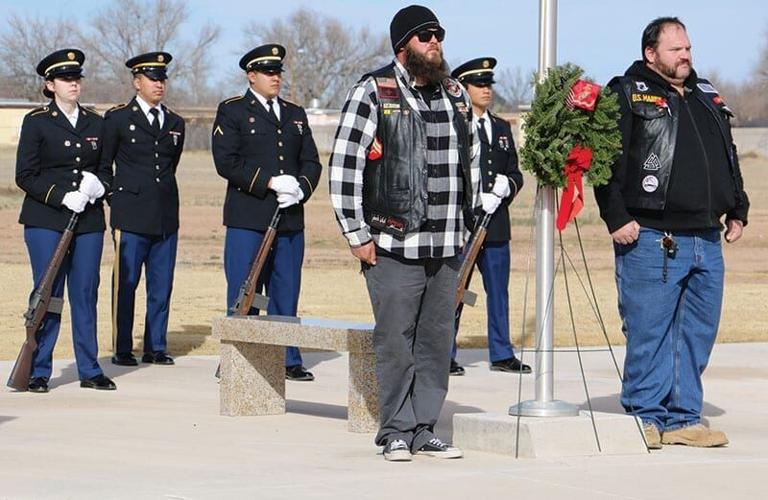 Roswell honors military with Wreaths Across America tribute | Local ...