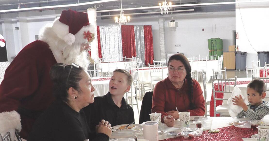 Picturing the Day — Breakfast with Santa | Local News | rdrnews.com