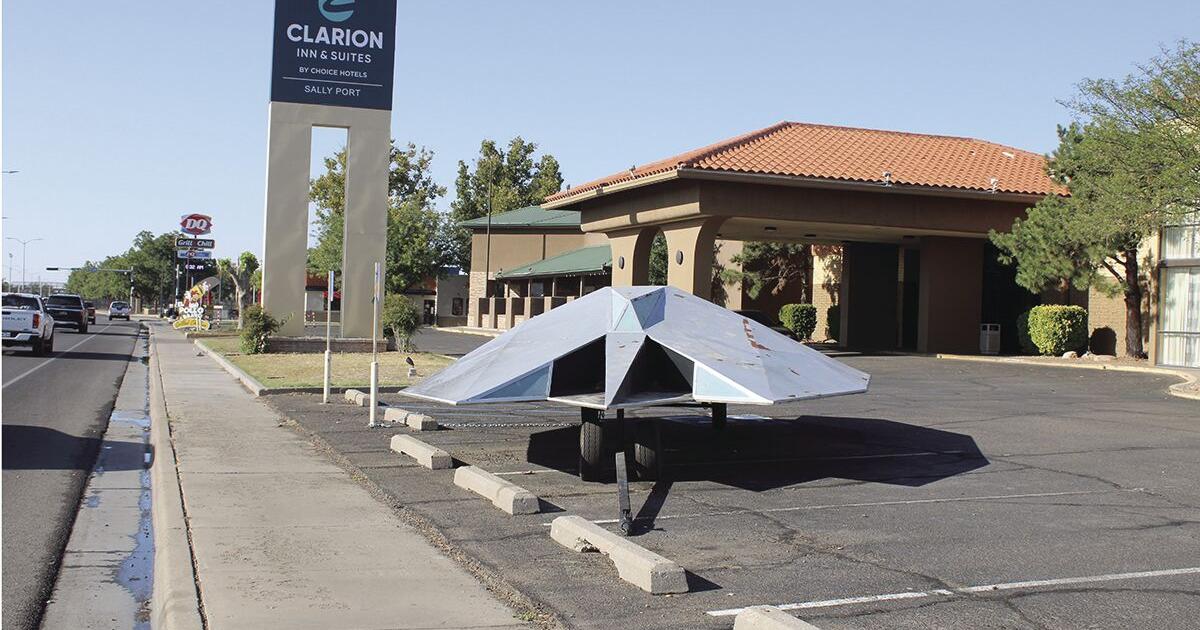 Picturing the Day: Parked UFO | Local News | rdrnews.com