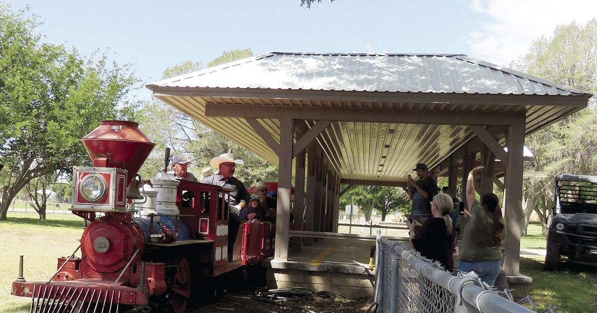 The season's last ride of the Spring River Zoo train is today | Vision ...