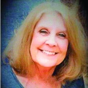 Lorraine Thompson's Instagram, Twitter & Facebook on IDCrawl