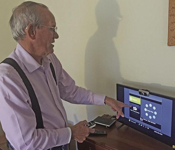 New device enables deaf community | Features | recorderonline.com