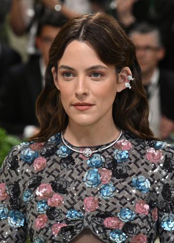 Lawsuit alleges Riley Keough donor eggs produced John Travolta’s son ...