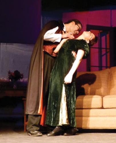 does dracula bite mina