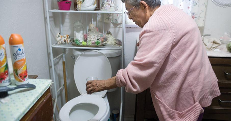 Low-flush toilets delivered to drought victims | News | recorderonline.com