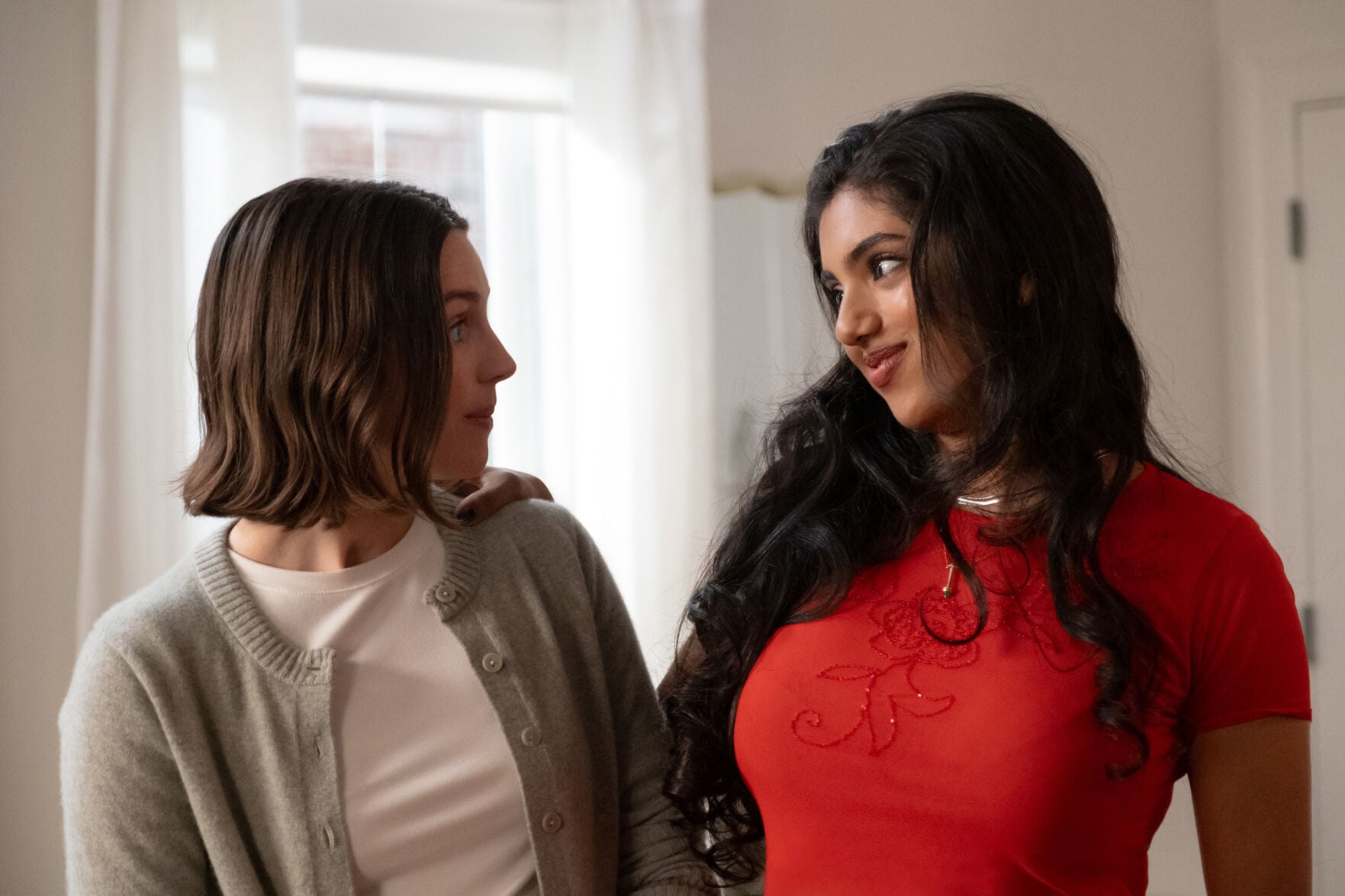 Review: In ‘Not Suitable for Work,’ Mindy Kaling couples rom-com antics ...