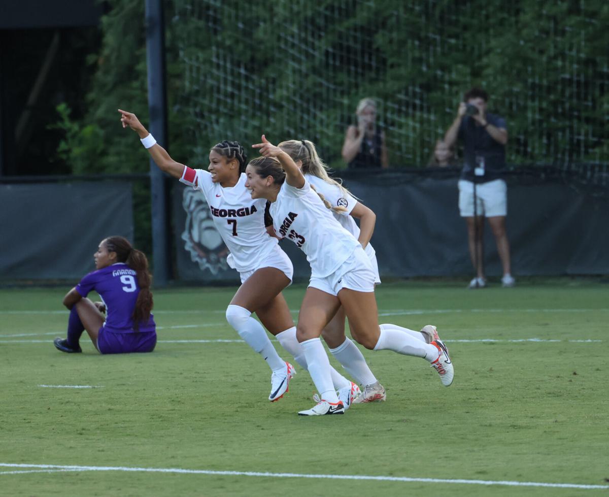 No. 22 Georgia soccer overpowers Missouri 2-1 | Georgia Sports ...
