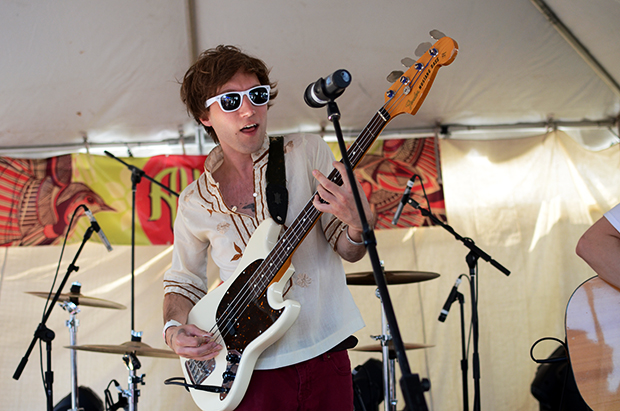 AthFest Insider: Sam Sniper draws in crowd with dark sounds, blues ...