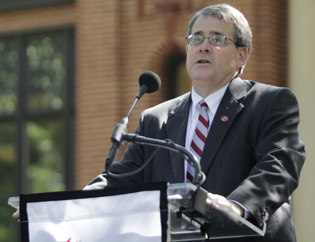 President Morehead Ceremony | Photo Galleries | redandblack.com