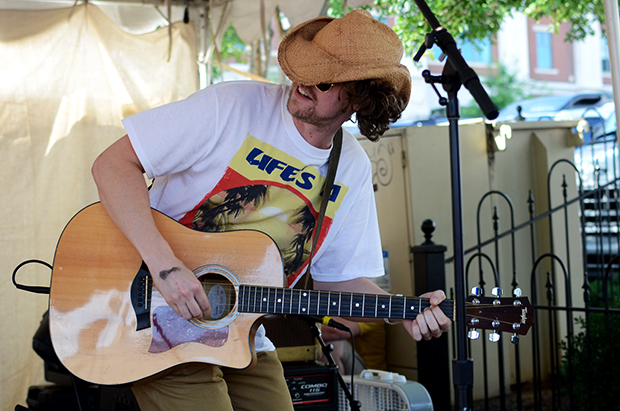 AthFest Insider: Sam Sniper draws in crowd with dark sounds, blues ...