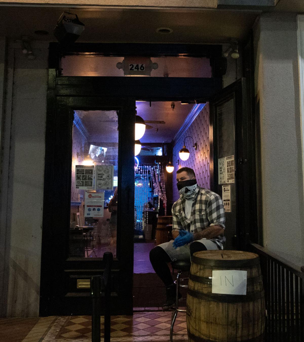 PHOTOS: Athens bars reopen after months of closed doors | Multimedia ...