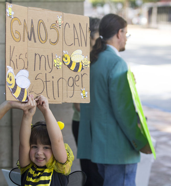 GMO PROTEST AT THE ARCH | Rbtv | redandblack.com