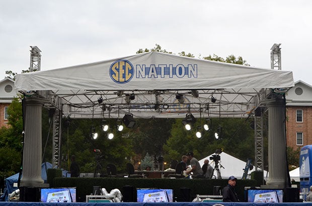 PHOTO GALLERY: SEC Nation at Myers Quad | Rbtv | redandblack.com