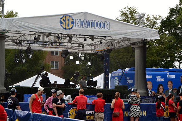 PHOTO GALLERY: SEC Nation at Myers Quad | Rbtv | redandblack.com