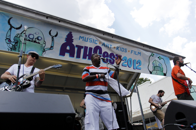 PHOTO GALLERY: Lowdive and Showtime with Special Guest Darius Weems at ...