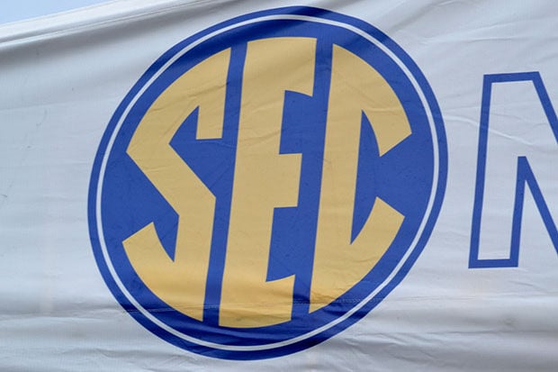 PHOTO GALLERY: SEC Nation at Myers Quad | Rbtv | redandblack.com