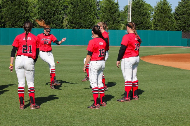 PHOTO GALLERY: Softball versus South Carolina | Softball | redandblack.com
