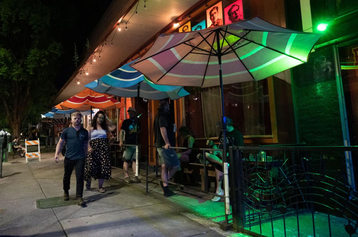 PHOTOS: Athens bars reopen after months of closed doors | Multimedia ...