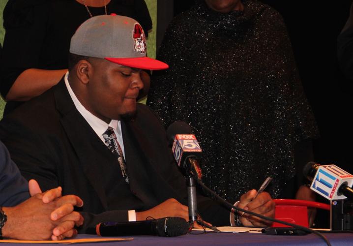 Five-star offensive guard Jamaree Salyer commits to Georgia ...