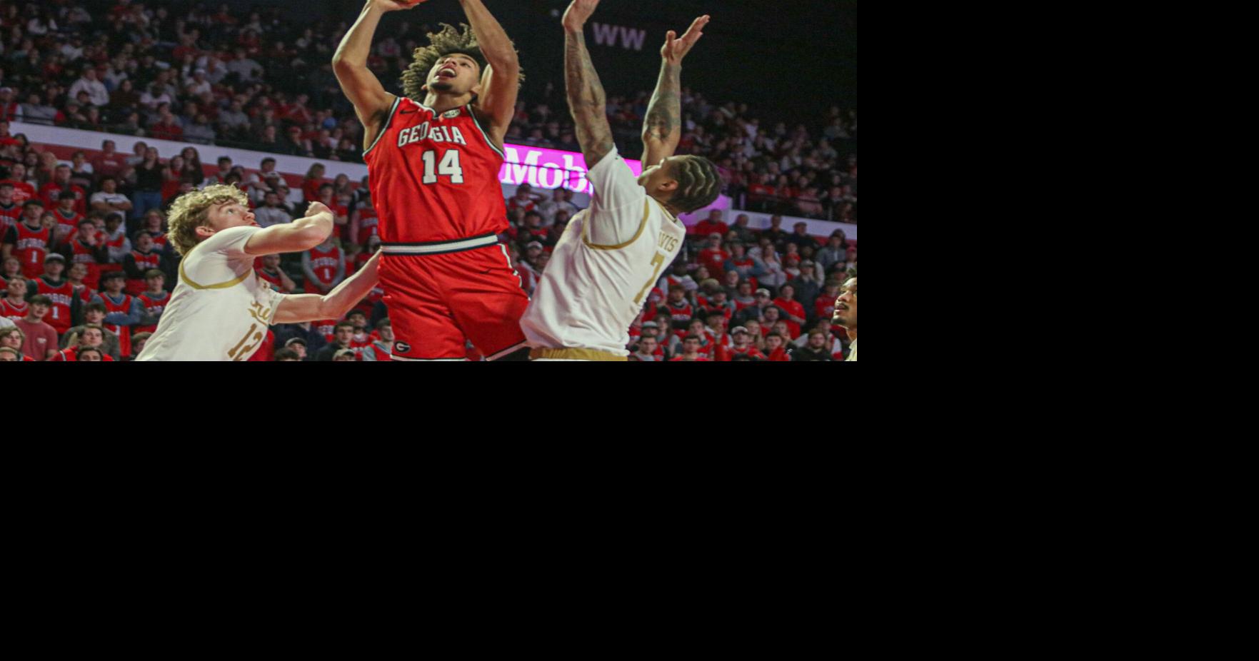 PHOTO: Mens Basketball vs. Notre Dame | Multimedia | redandblack.com