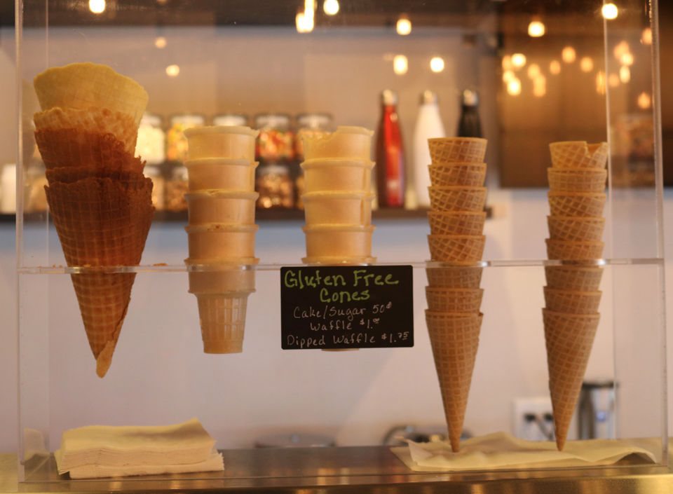 Four Fat Cows: Ice cream shop opens Saturday | City News | redandblack.com