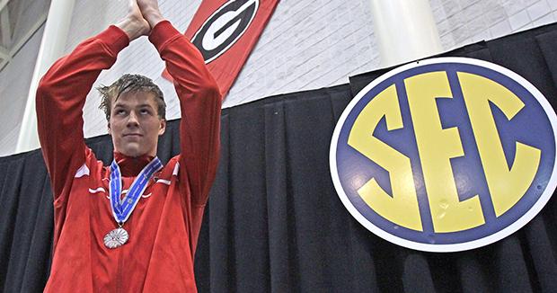 Georgia swimming alumnus Nic Fink ties for silver at Olympic Games ...