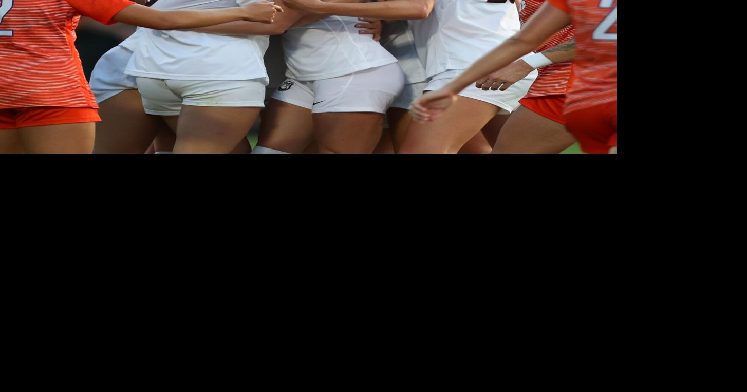 PHOTOS: UGA Soccer vs. Clemson | Multimedia | redandblack.com