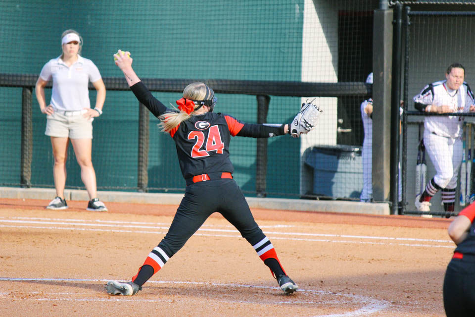 Georgia softball tops Kennesaw State 4-1 behind strong pitching ...